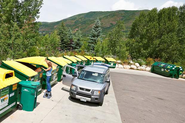 Aspen’s recycling change-up forces people to the curb | AspenTimes.com